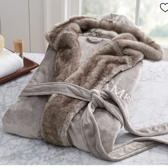Pottery Barn | Intimates & Sleepwear | Pottery Barn Faux Fur Hooded ...